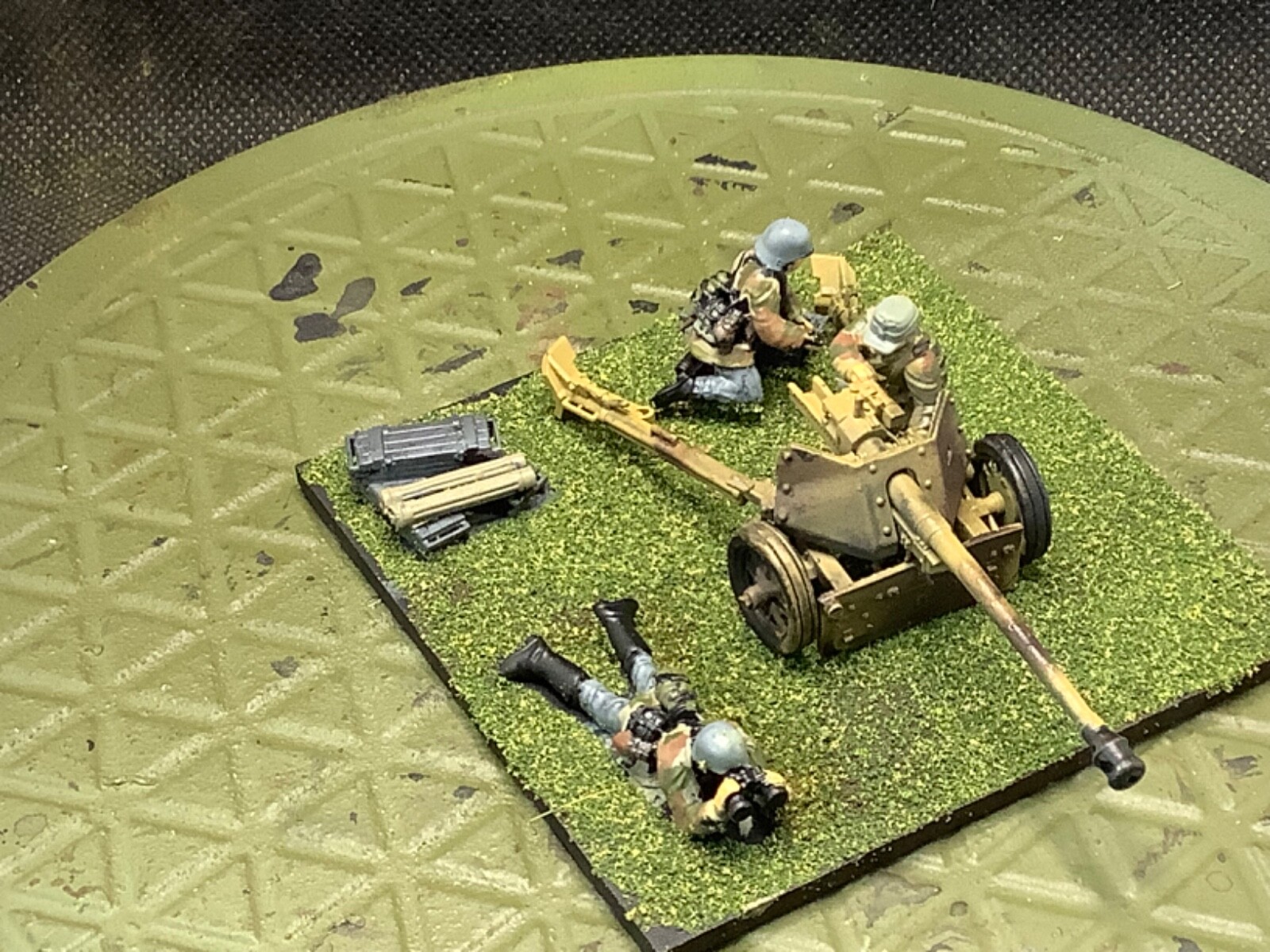 28mm or 1/56 Painted German 75mm Antitank Gun w/3 man Wehrmacht Crew ...