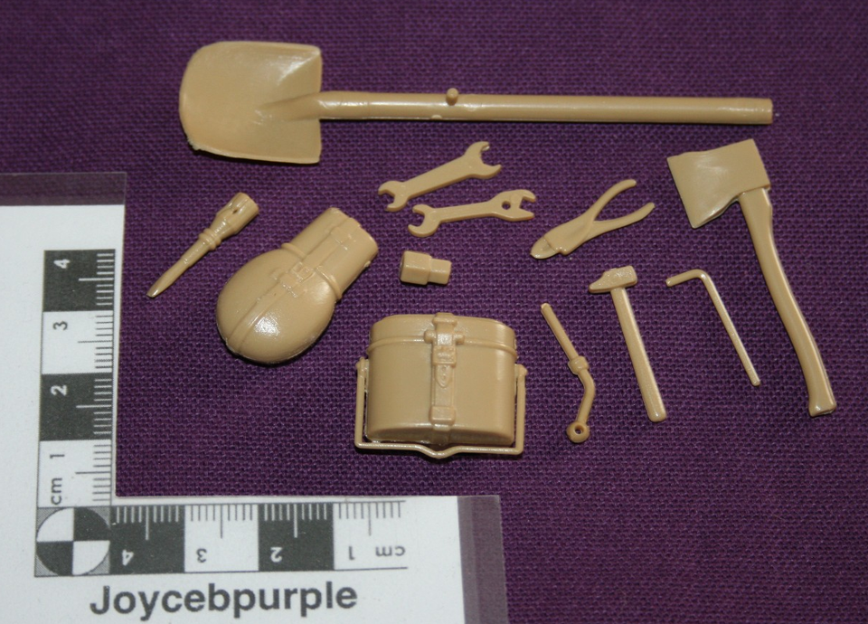 ESCI Sd.kfz 2 Kettenkrad 1:9 scale model kit spare parts. | eBay