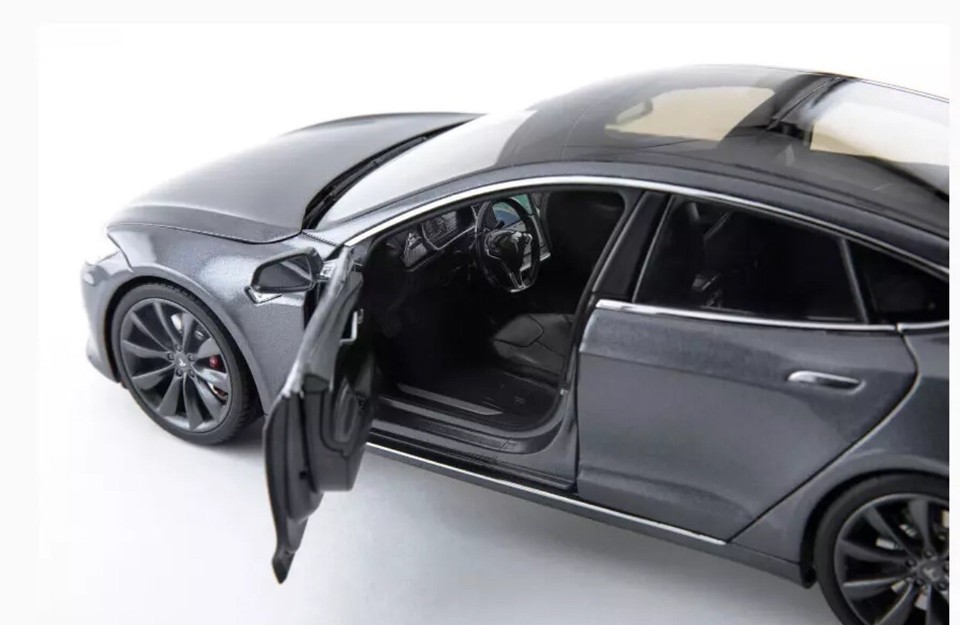Tesla Diecast Model S P100D (1:18 Scale) Midnight Silver Metallic (Grey ...