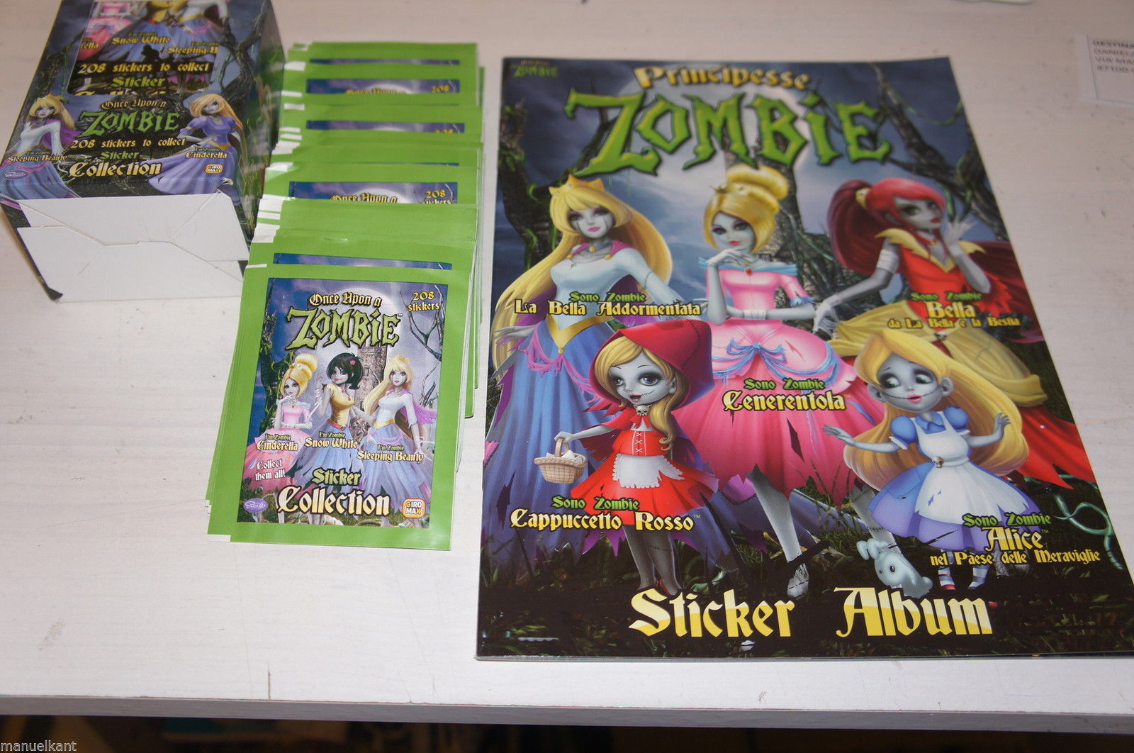 Album + 2 Box Principesse Zombie Packets 100 Packets Figurines GIROMAX ...