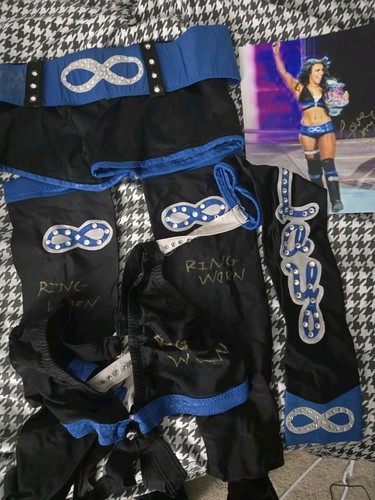 Wwe Layla El Ring Worn Outfit W/ Signed Photo | eBay