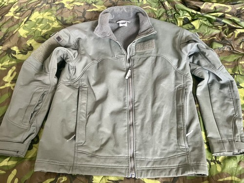 L-R USAF NAVY Massif Elements Jacket NAVAIR Flame Resistant Sage Green ...