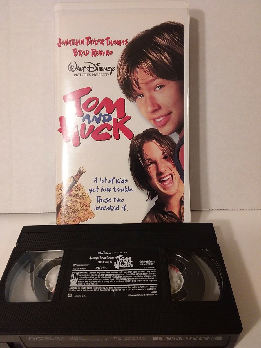 Tom Agus Huck Vhs Far From Home: The Adventures Of Yellow Dog (1995)