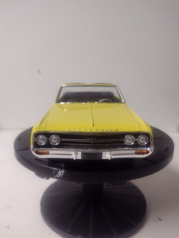 Built AMT 1964 Oldsmobile Cutlass 442 Convertible 1/24 | eBay