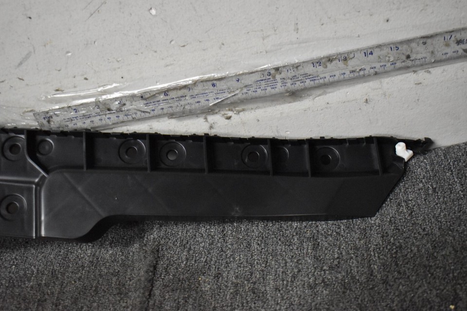 LAND ROVER SPORT REAR RIGHT SIDE BRACKET FACTORY OEM | eBay