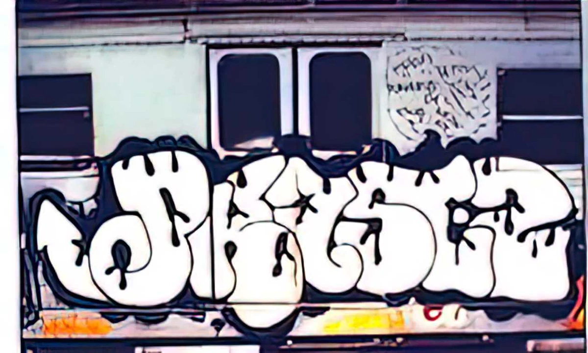 G Bubble Letter Graffiti