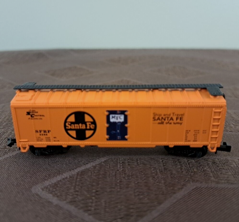 Model Power Santa Fe Reefer Freight Box Car N Scale 1:160 SFRP 2285 ...
