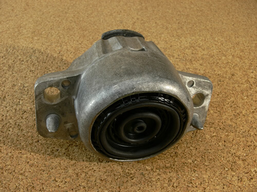 GENUINE LAND ROVER ENGINE MOUNT BRACKET RH RANGE ROVER VELAR LR094225 ...