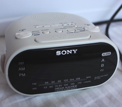 Sony Dream Machine ICF-C318 Alarm Clock Dual AM FM White Radio Auto ...