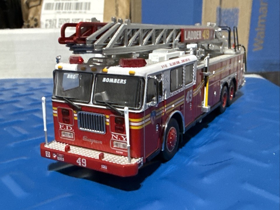 Code 3 FDNY Ladder 49 Yankees™ Seagrave Rear Mount Loose 1/64 | eBay