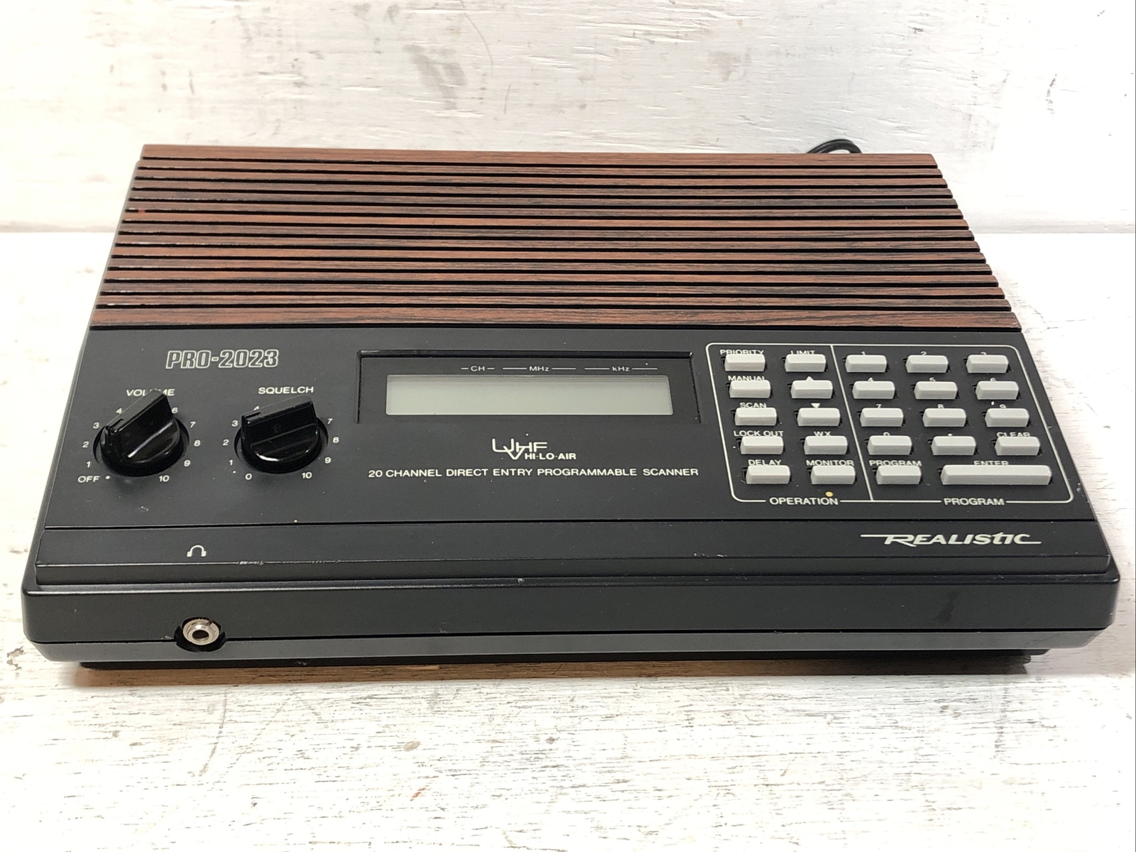 Radio Shack Realistic Pro-2023 20 Channel Programmable Scanner Receiver ...