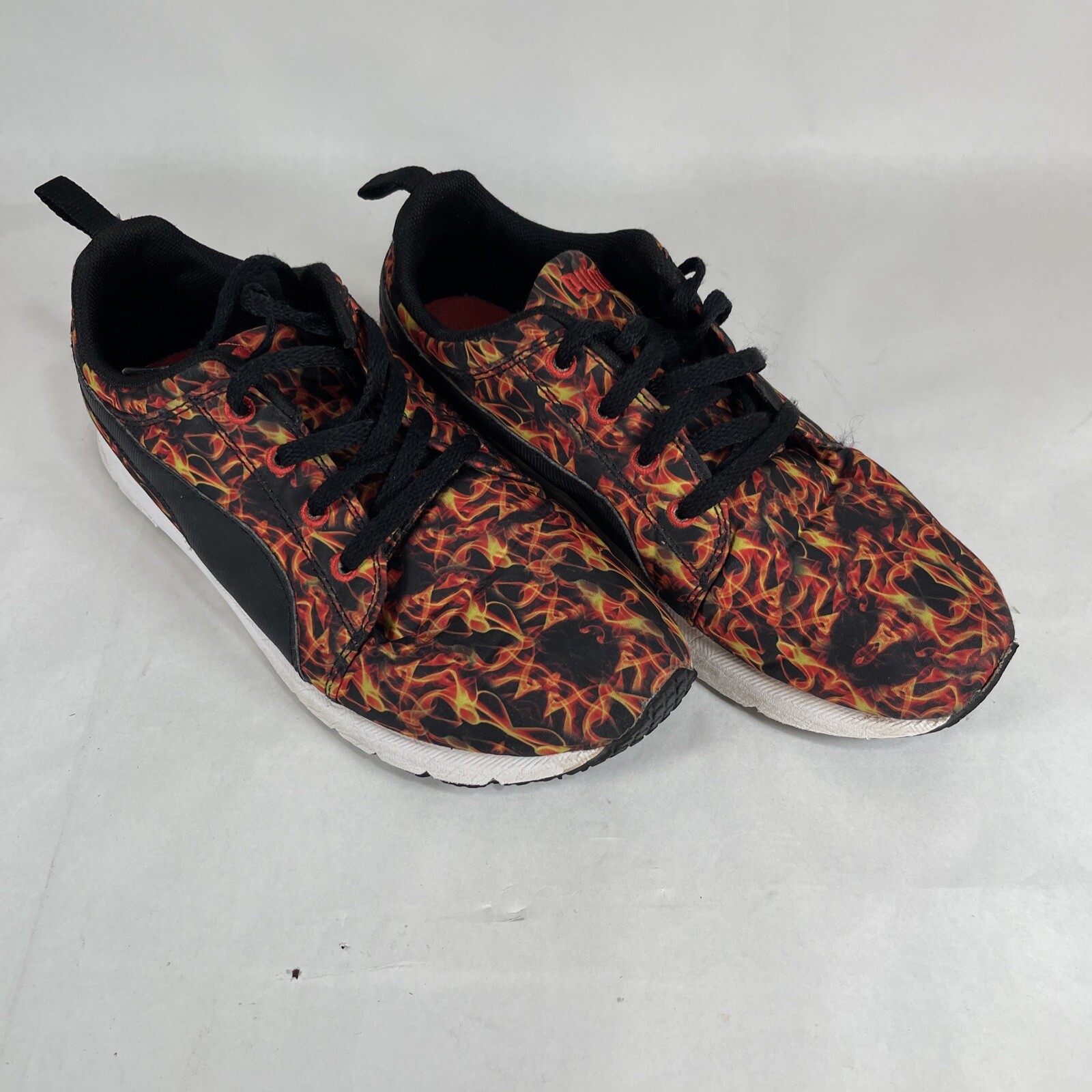 Size 4 - PUMA Carson Runner Flame Pattern - Size 4 Us… - Gem