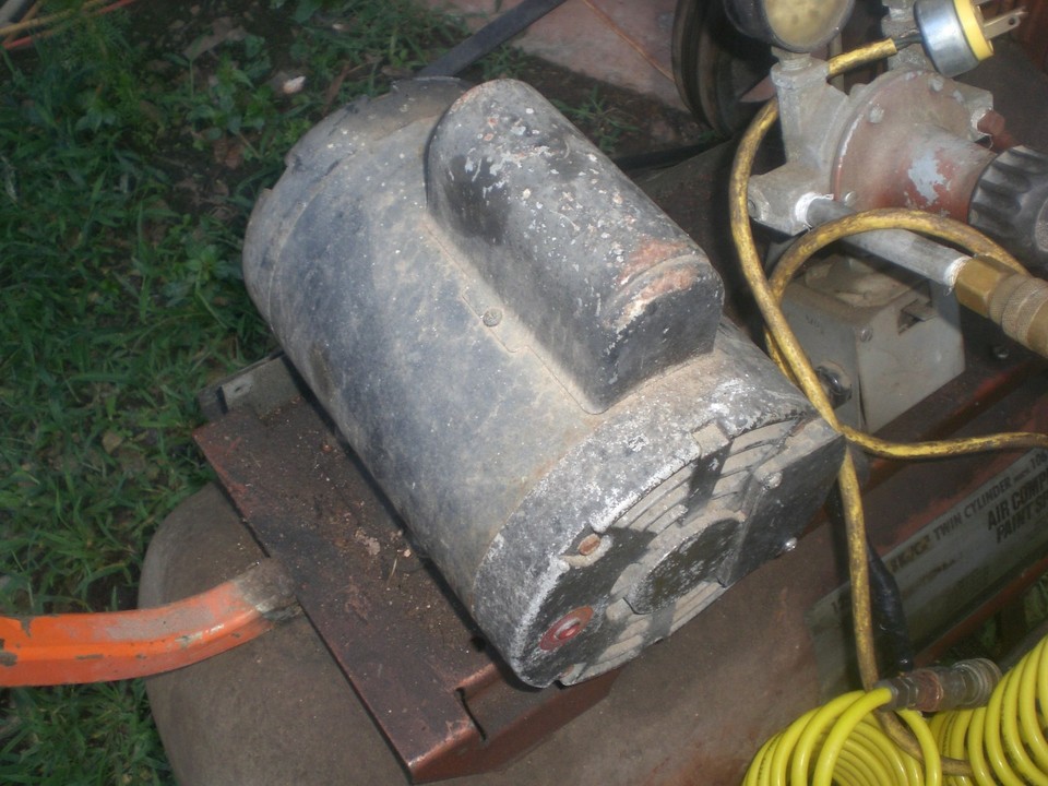 CRAFTSMAN PORTABLE AIR COMPRESSOR TWIN CYLINDER PAINT SPRAYER MODEL 106 ...