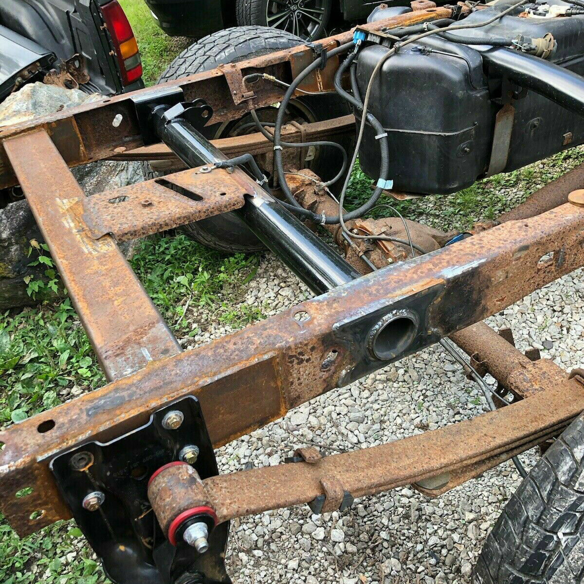 Rear Shock Mount Crossmember For 99-06 Chevy Silverado & GMC Sierra ...