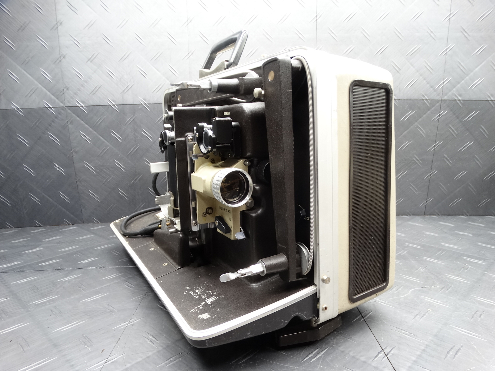 Singer Graflex 16 Film Projector 16mm 1050 Vintage | eBay