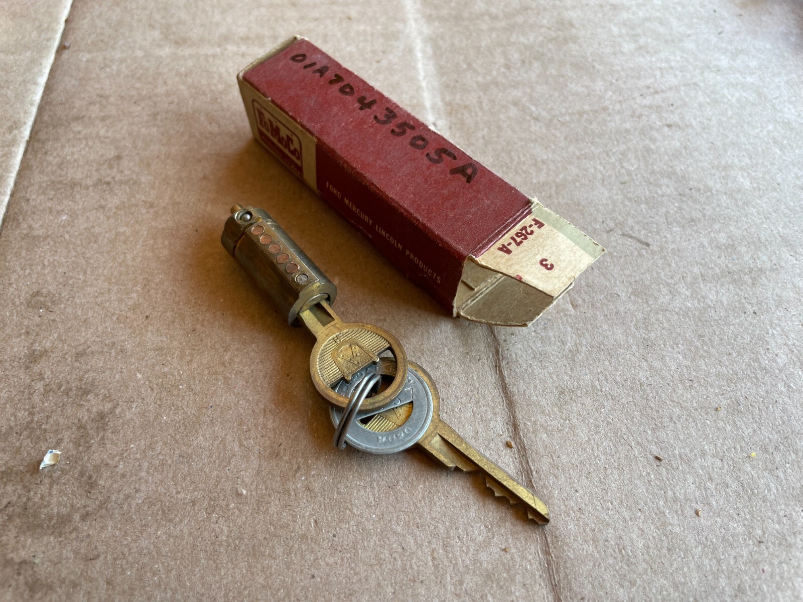 NOS 1940 FORD TRUNK LID HANDLE KEY LOCK CYLINDER O1A-7043505A FLATHEAD ...
