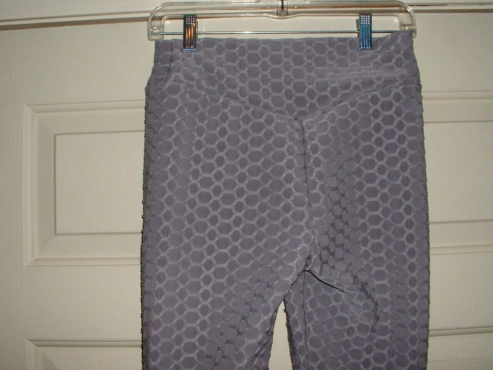 Women's Nike AQ Sport High Rise Gray Honeycomb Textured Leggings ...