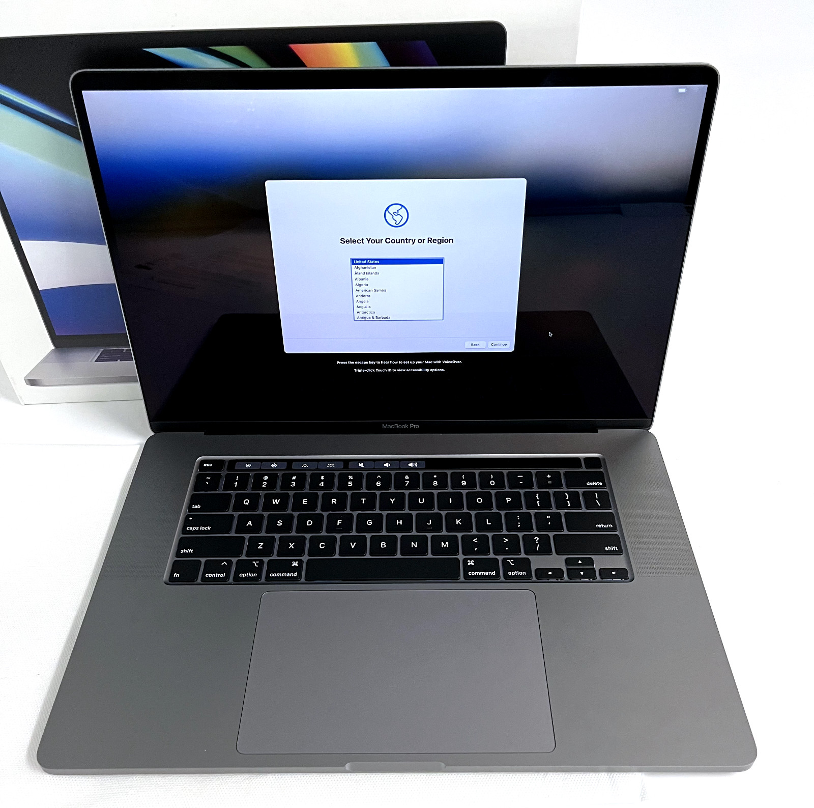 OPEN BOX MacBook Pro Touch 16 inch 2.3GHz 8 Core i9 64GB 1TB SSD 5500M ...