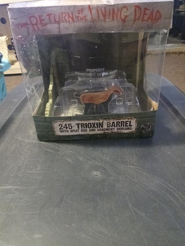 NEW RETURN OF THE LIVING DEAD - 245 TRIOXIN BARREL SET Trick or Treat ...