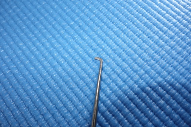 V. Mueller NL2410 Adson Blunt Dissecting Hook for sale online | eBay