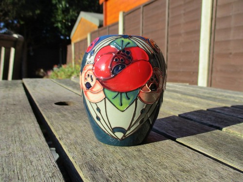 MOORCROFT POTTERY . RENNIE ROSE TRIAL COLOUR WAY PATTERN VASE. RACHEL ...