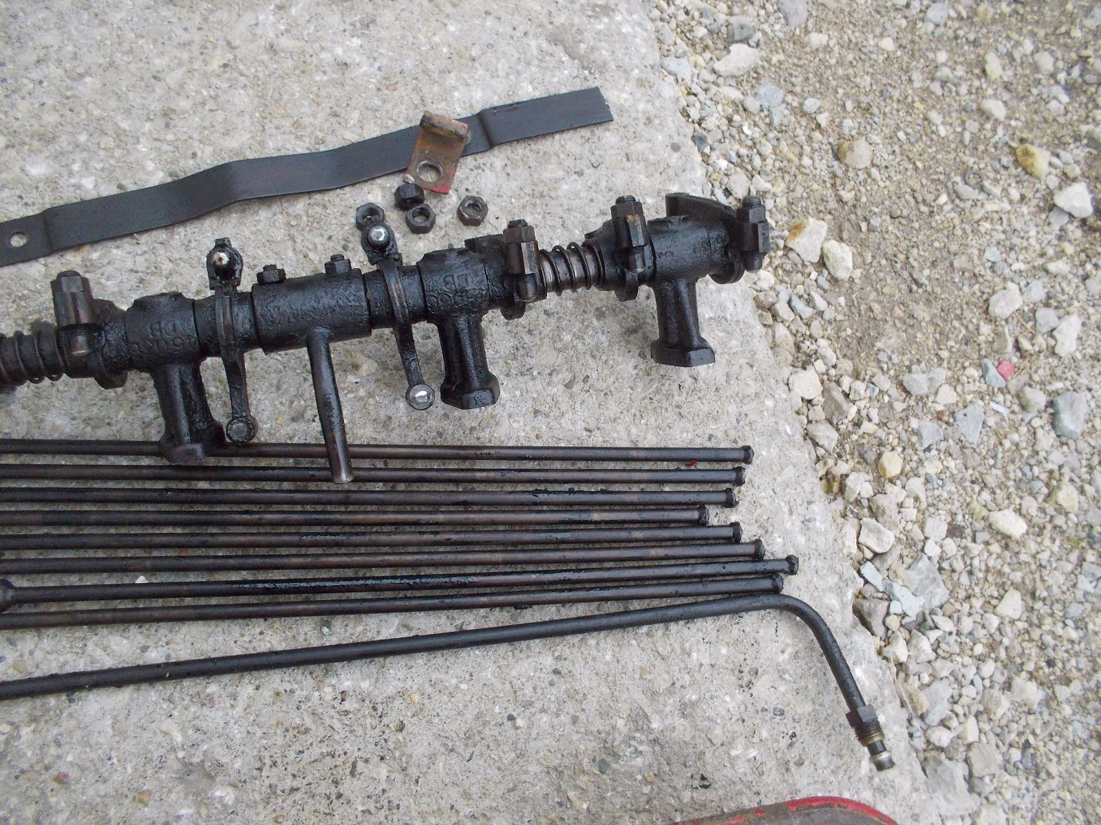 Farmall H HV Tractor engine motor push rod rods rocker arm oil line w ...