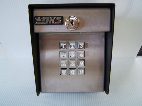 DoorKing DKS 1506-082 Digital lighted Keypad Surface Mount - New open ...