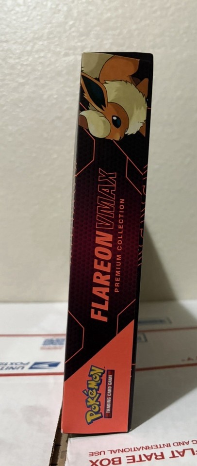 Pokemon TCG FLAREON VMAX Premium Collection Evolving Skies Factory ...