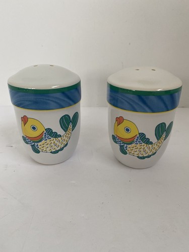 Ceramic Salt and Pepper Shakers Fish Blue Border | eBay