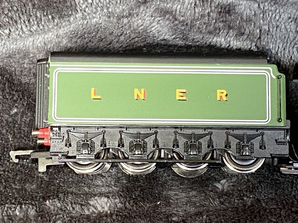 Hornby 00 Gauge A3 Flying Scotsman LNER Green Sprung Buffers | eBay UK