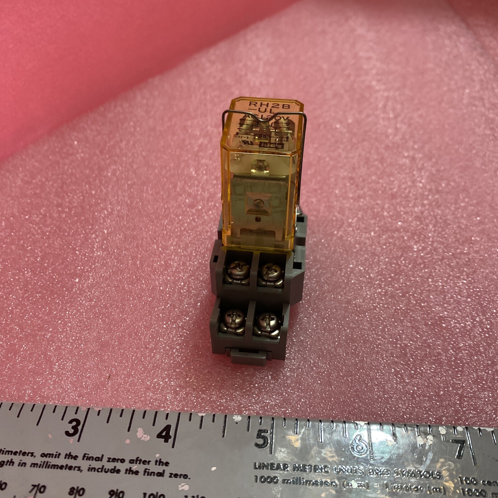 Idec Relay RH2B-UL AC 120 V with Idec Socket SH2B-05 10A 300V | eBay