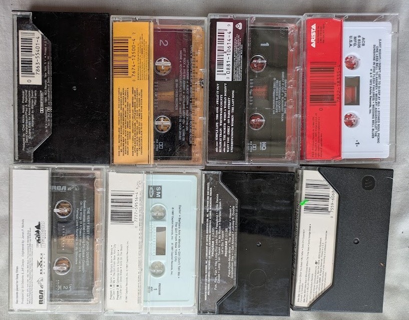 Lot of 32 rock cassettes: Young, Band, Springsteen, Eagles, Animals ...