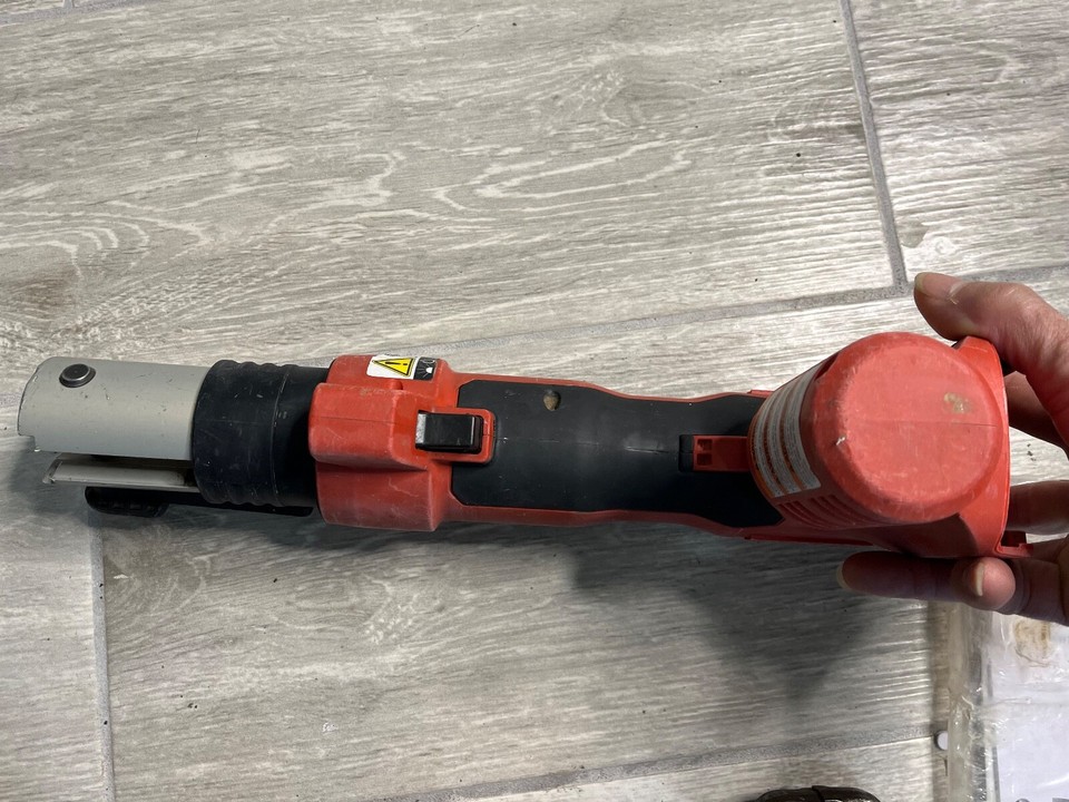 Ridgid RP 200-B Compact press tool 1 battery 1 charger 4 jaws, and the ...