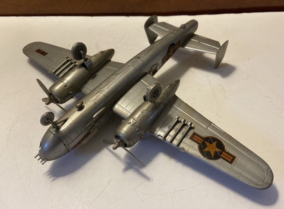 Vintage Built Monogram B-25 Mitchell "Big Cannon" WW-II Bomber Airplane ...