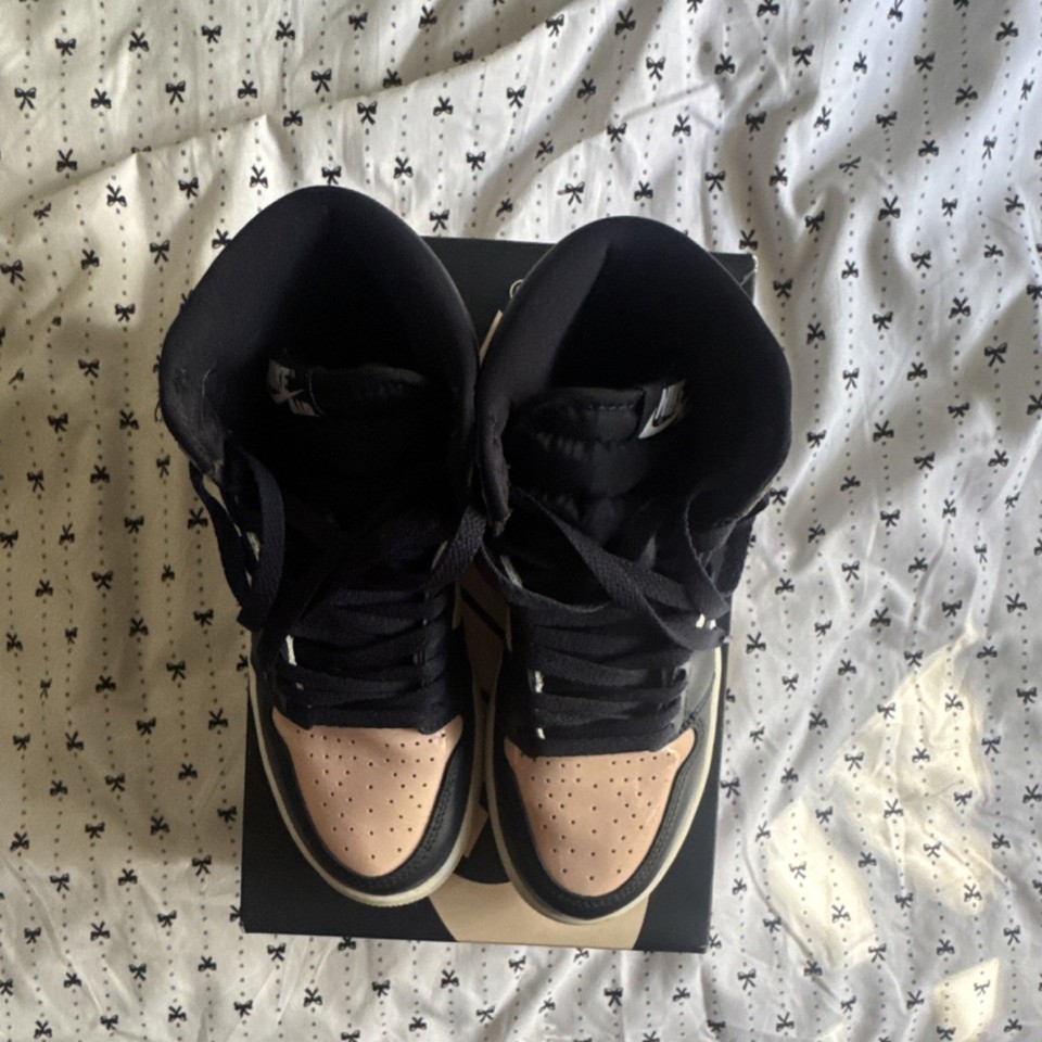 Nike Air Jordan 1 Retro High OG Bubble Gum Pink Black Women's DD9335 ...