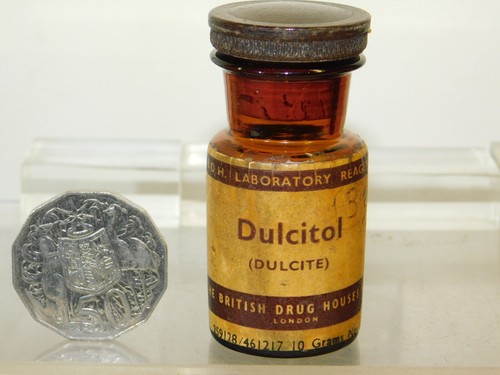 ANTIQUE APOTHECARY ALCHOLE SUGAR DULCITOL B.D.H CHEMIST 1 OZ OLD BOTTLE ...