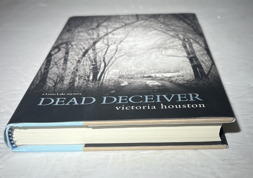 Dead Deceiver by Victoria Houston (2011, Hardcover) Signed ...
