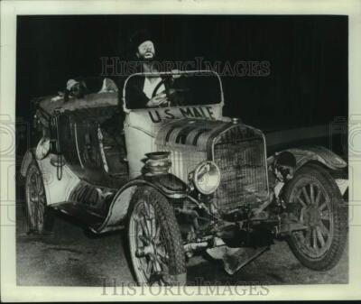1966 Press Photo Rudy Brothers Circus Clown Count De Boxcar Young in ...