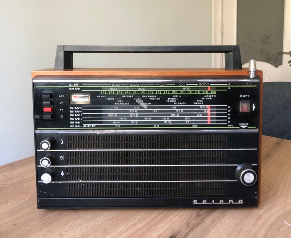 Vintage Soviet Russian USSR Radio SELENA TYPE B 211 LW FM 2SW UHF | eBay