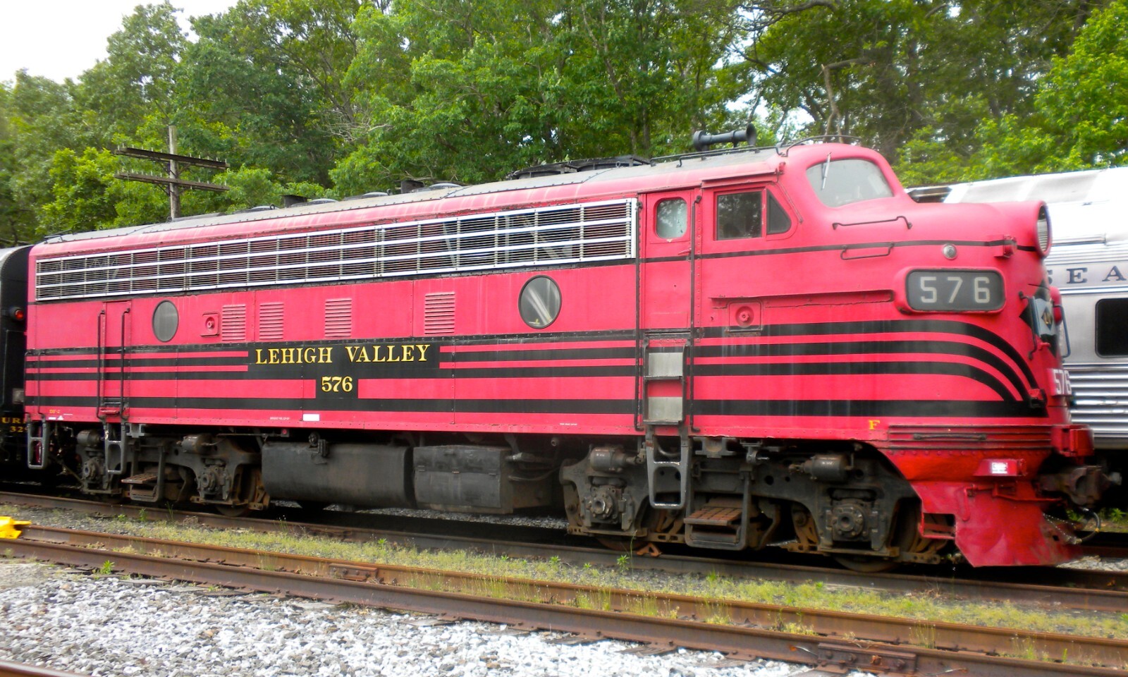 Lehigh Valley Railroad EMD F7 locomotive 576 built in 1949 5 x 7 Photo ...
