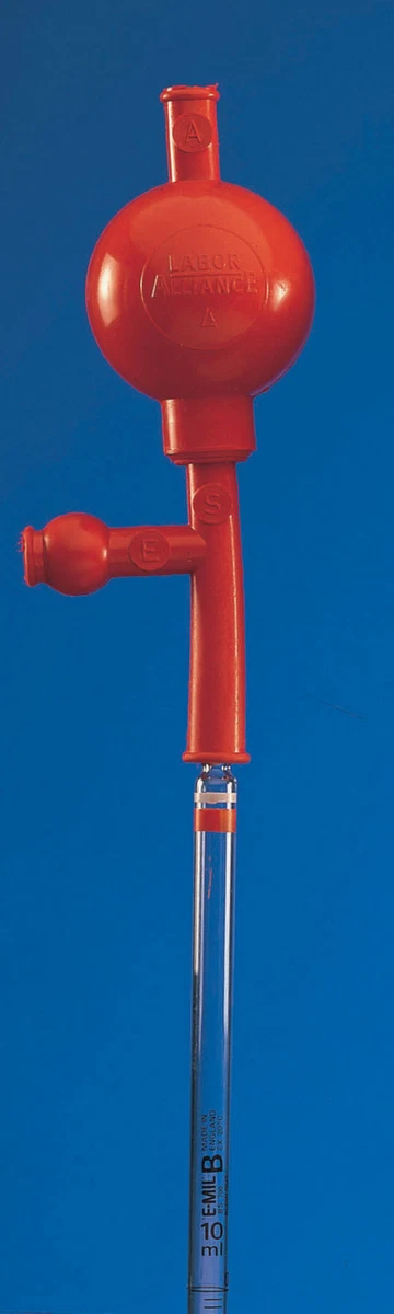 Graduated Pipette With Bulb