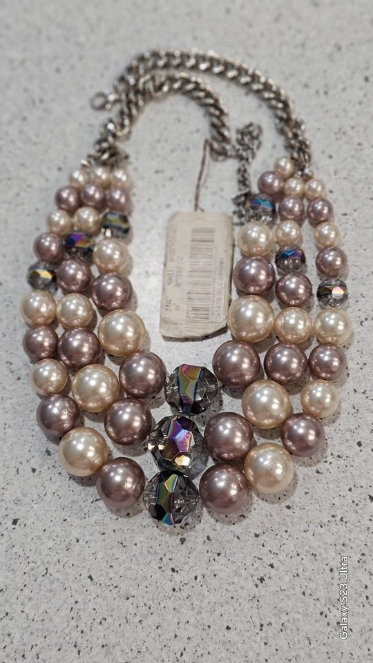 ERICA LYONS GORGEOUS 2 color 48 pearls & 9 crystals 10'' to 12" long ...