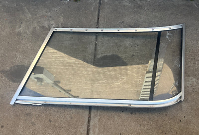1992 LARSON HAMPTON 220 Boat Front Left Glass Windshield Piece | eBay