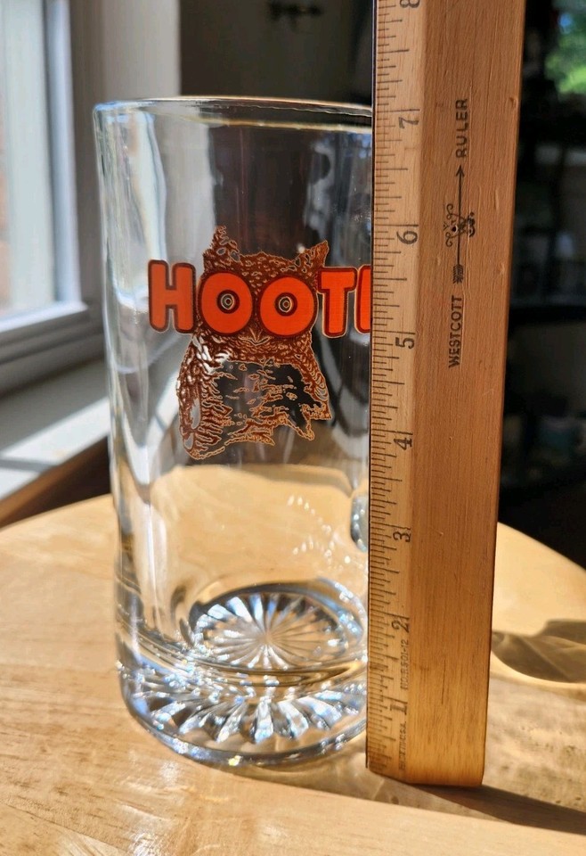 Hooters Large Beer Glass Bar Mug Stwin 24 oz Owl Logo | eBay