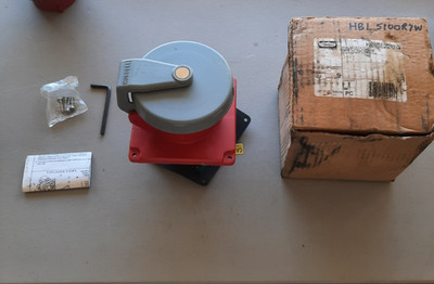 ⭐NEW Open Box HUBBELL HBL5100R7W 100-Amp PIN&SLEEVE RECEPTACLE 100A 277 ...