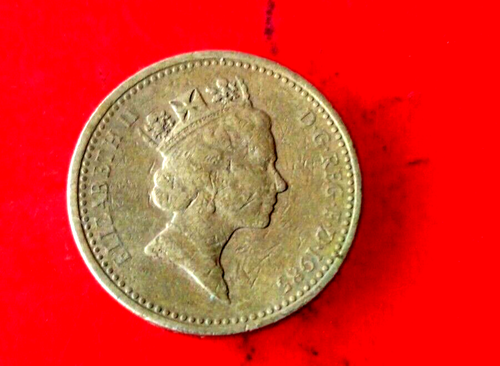 Rare 1985 QUEEN ELIZABETH 11 ONE POUND ERROR COINS irculated no mint ...