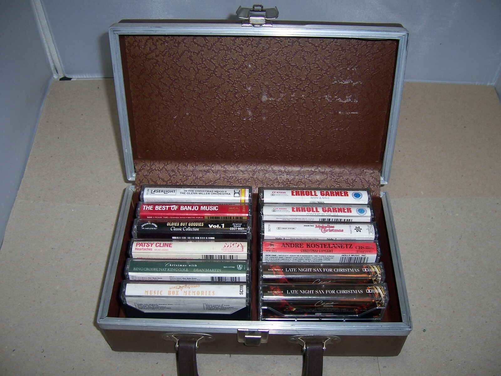 CASSETTE STORAGE CARRY CASE WITH A BONUS LOT OF 12 CLASSIC CASSETTES ...