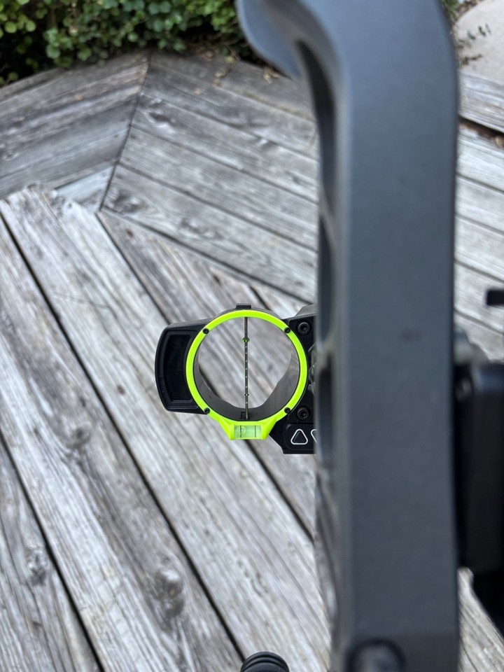 Mathews Triax RH Stone Grey 28" (CC2 "E" 85% Mod) Burris Oracle 2 Sight ...