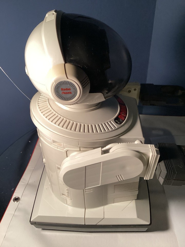 Vintage Radio Shack Robie Sr Robot w/ Remote, Tray & Manual – Untested ...
