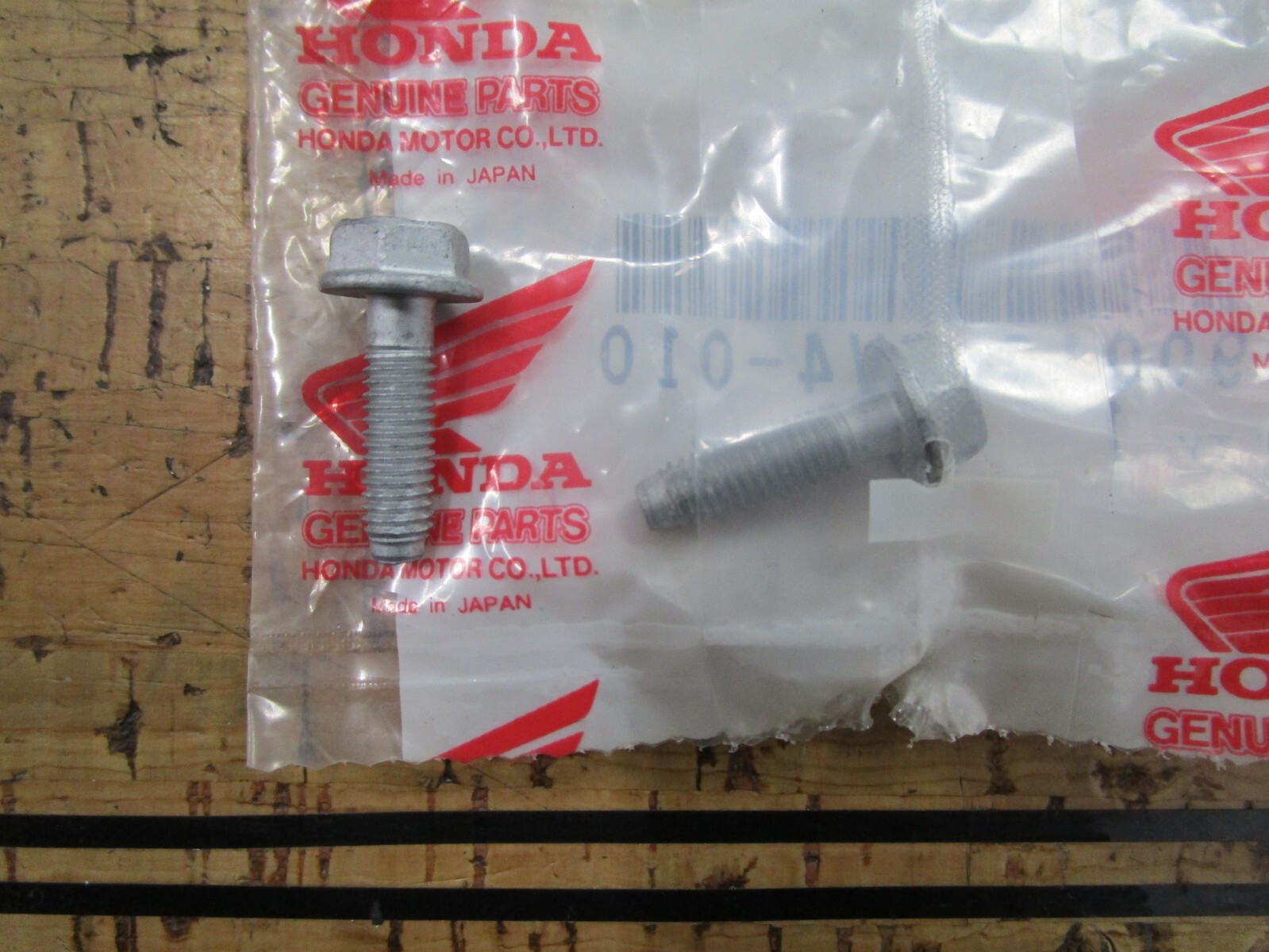 *NEW OEM* (LOT OF 2) Honda Flange Bolt 90013-ZV4-010 | eBay